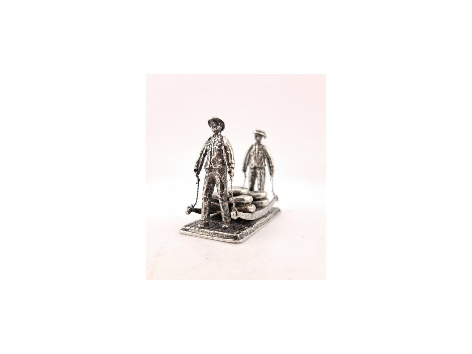 Miniatuur kaasdragers, 2e gehalte zilver, Hollands, ca.1970. - Het ...